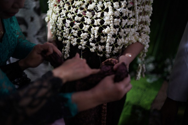 Upacara Mitoni Dalam Tradisi Adat Jawa Atau Tingkeban - Gonam Aqiqah